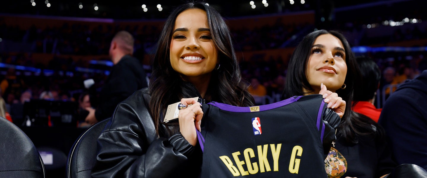 Celeb Sports Fans Get Their Cheer On | Entertainment Tonight