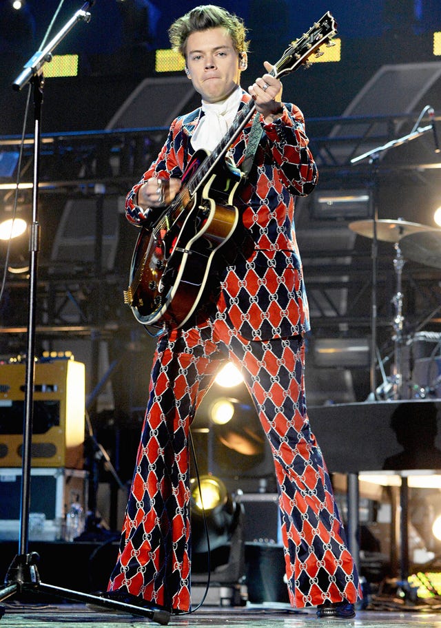 Harry Styles' Amazing Stage Style | Entertainment Tonight