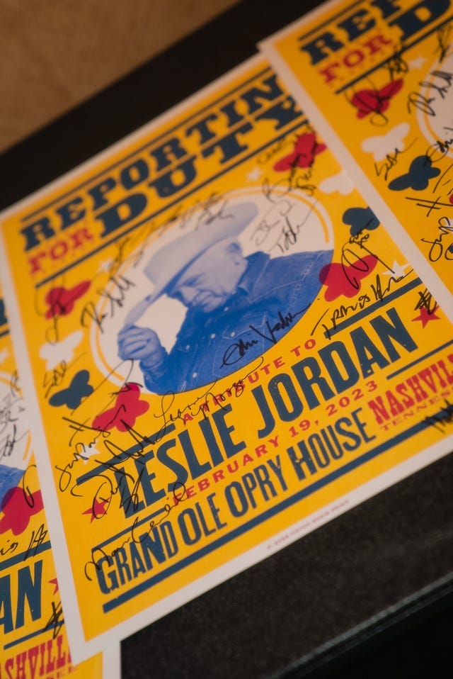 Inside 'Reportin’ For Duty: A Tribute to Leslie Jordan' Tribute ...