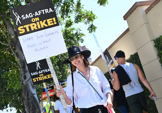 Stars Picketing in Support of the SAG-AFTRA Strike | Entertainment Tonight