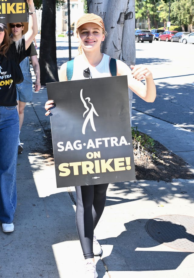 Stars Picketing in Support of the SAG-AFTRA Strike | Entertainment Tonight