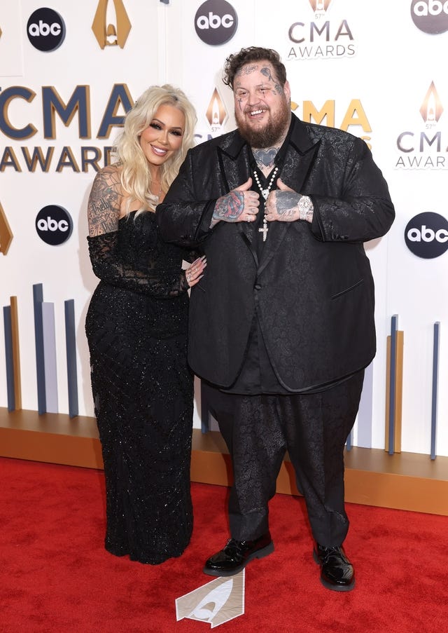 2023 CMA Awards Red Carpet Arrivals | Entertainment Tonight