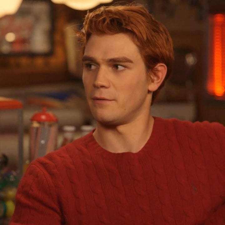 'Riverdale' Season 2 Premiere: KJ Apa & Camila Mendes Dish on Varchie's ...