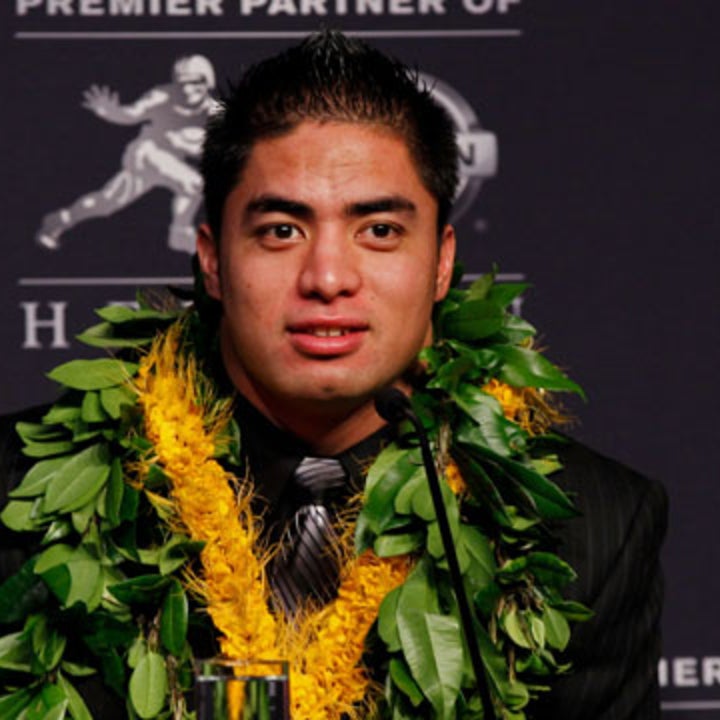 Manti Te'o on Why He Insisted That His Catfisher Naya Appear in 'Untold ...
