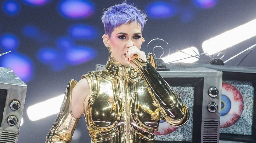 Kanye West Raps About Bipolar Disorder, Suicide and Drug Use on New 'Ye ...