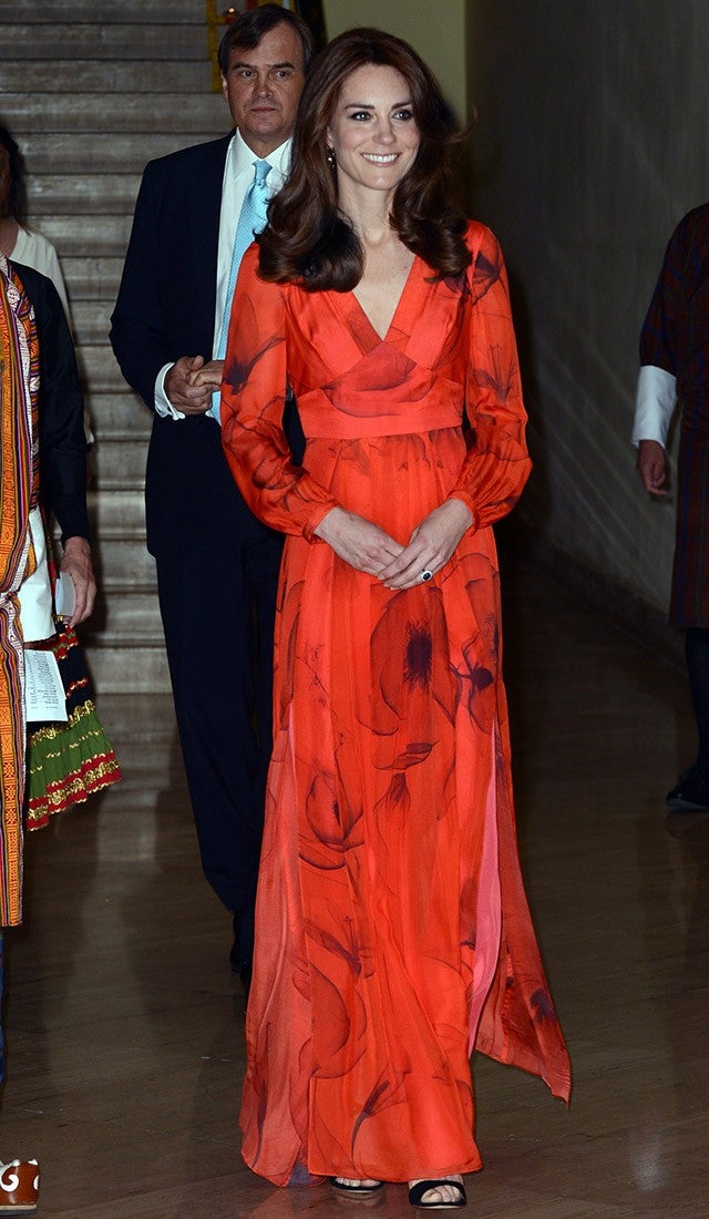 Kate Middleton Is Gorgeous in Stunning Orange Dress to Celebrate Last ...