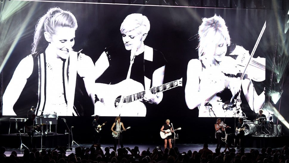 5 Reasons to Celebrate the Dixie Chicks' First Tour in 10 Years ...