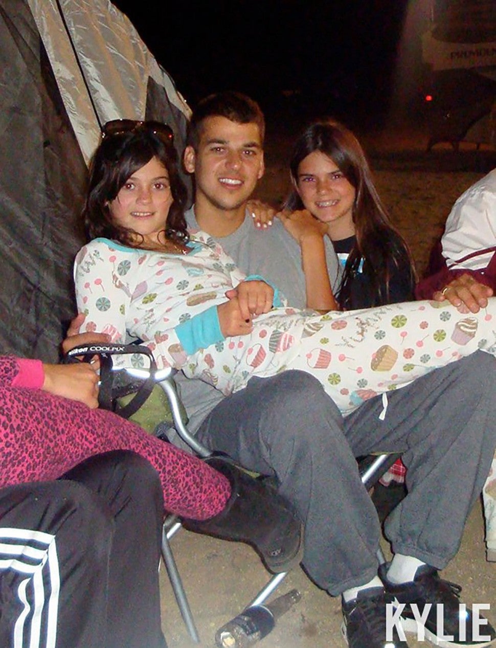 Rob Kardashian Turns 30, Receives Sweet Birthday Wishes From His Famous ...