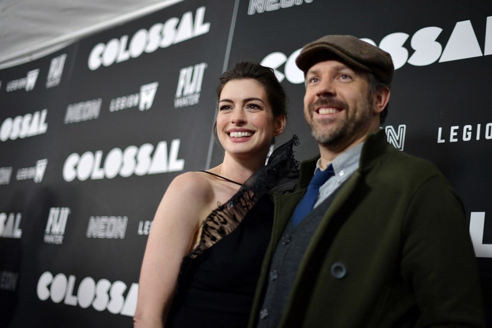 EXCLUSIVE: Anne Hathaway Stuns in Back-Baring Gown, Gives Advice to ...