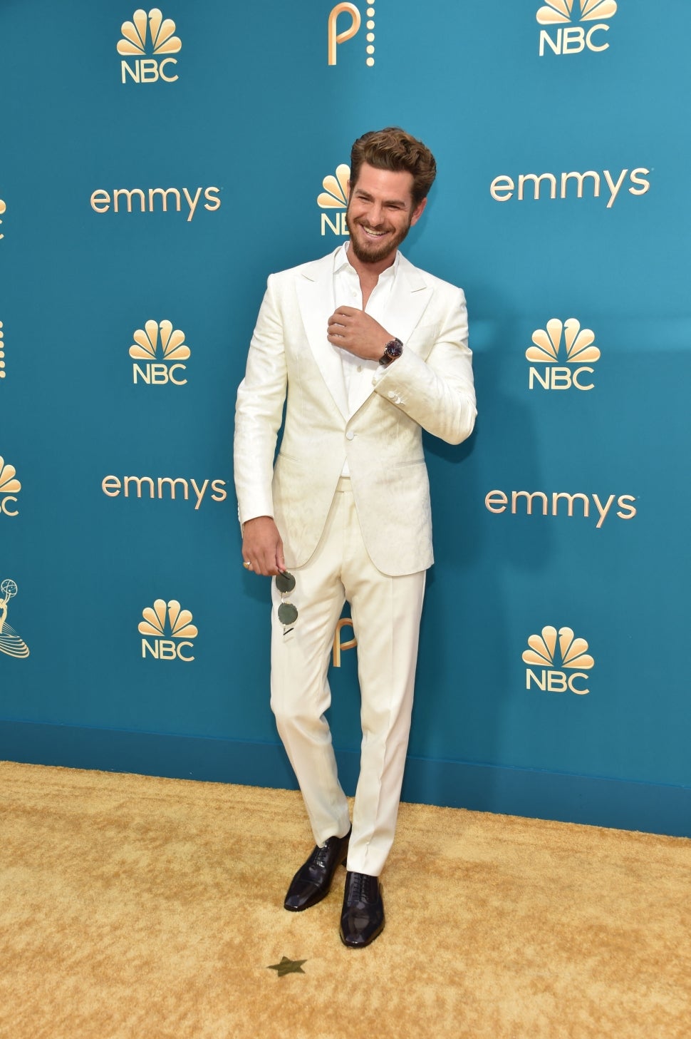 Andrew Garfield Wows in White Suit at 2022 Emmy Awards | Entertainment ...