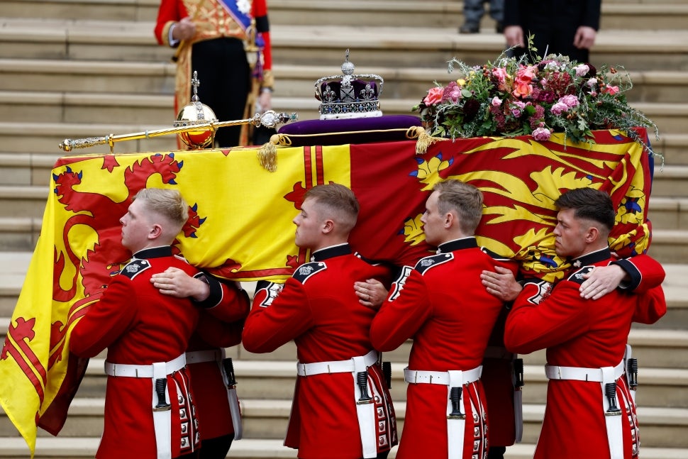 Queen Elizabeth II's Corgis, Royal Pony Pay Touching Tribute Amid ...