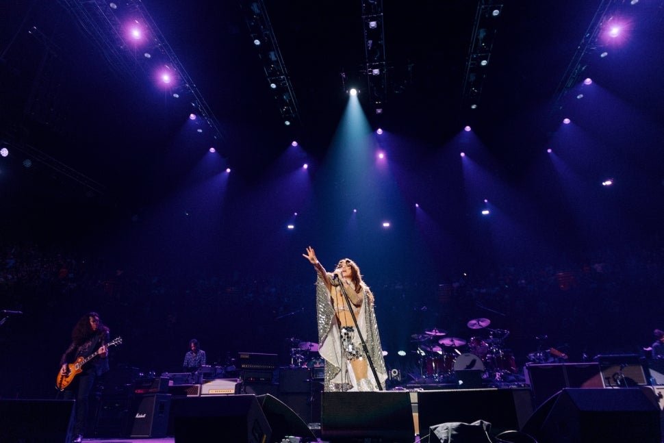 Kesha Reveals Vocal Cord Hemorrhage After Taylor Hawkins Tribute ...