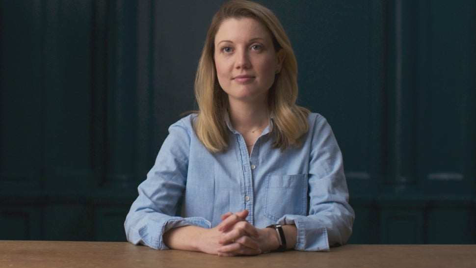 'The Vow': Nicki Clyne Details Ex-Wife Allison Mack's Arrest in NXIVM ...