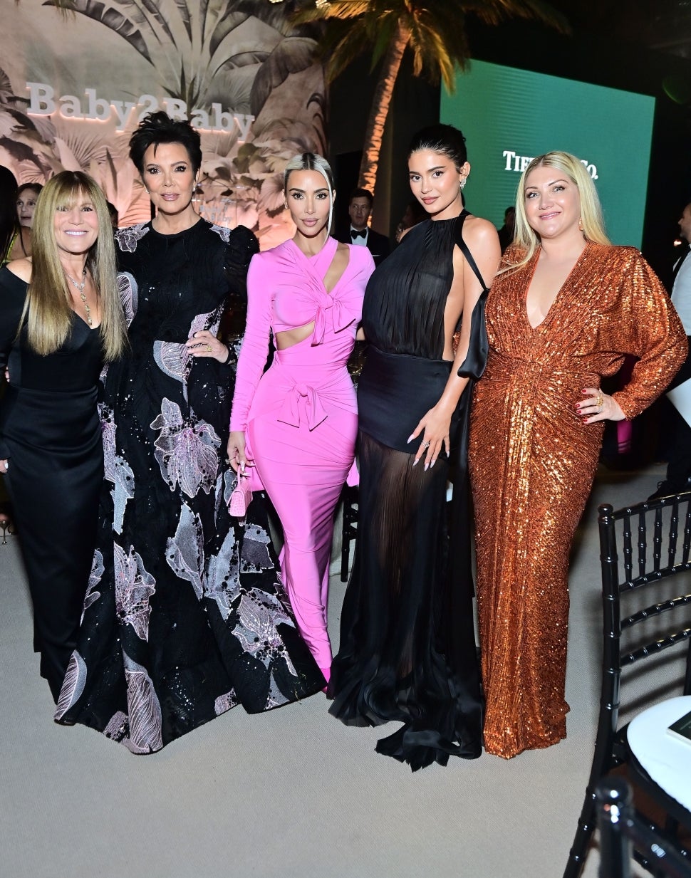 Kim Kardashian Stuns in Pink as She Accepts The Giving Tree Award ar ...