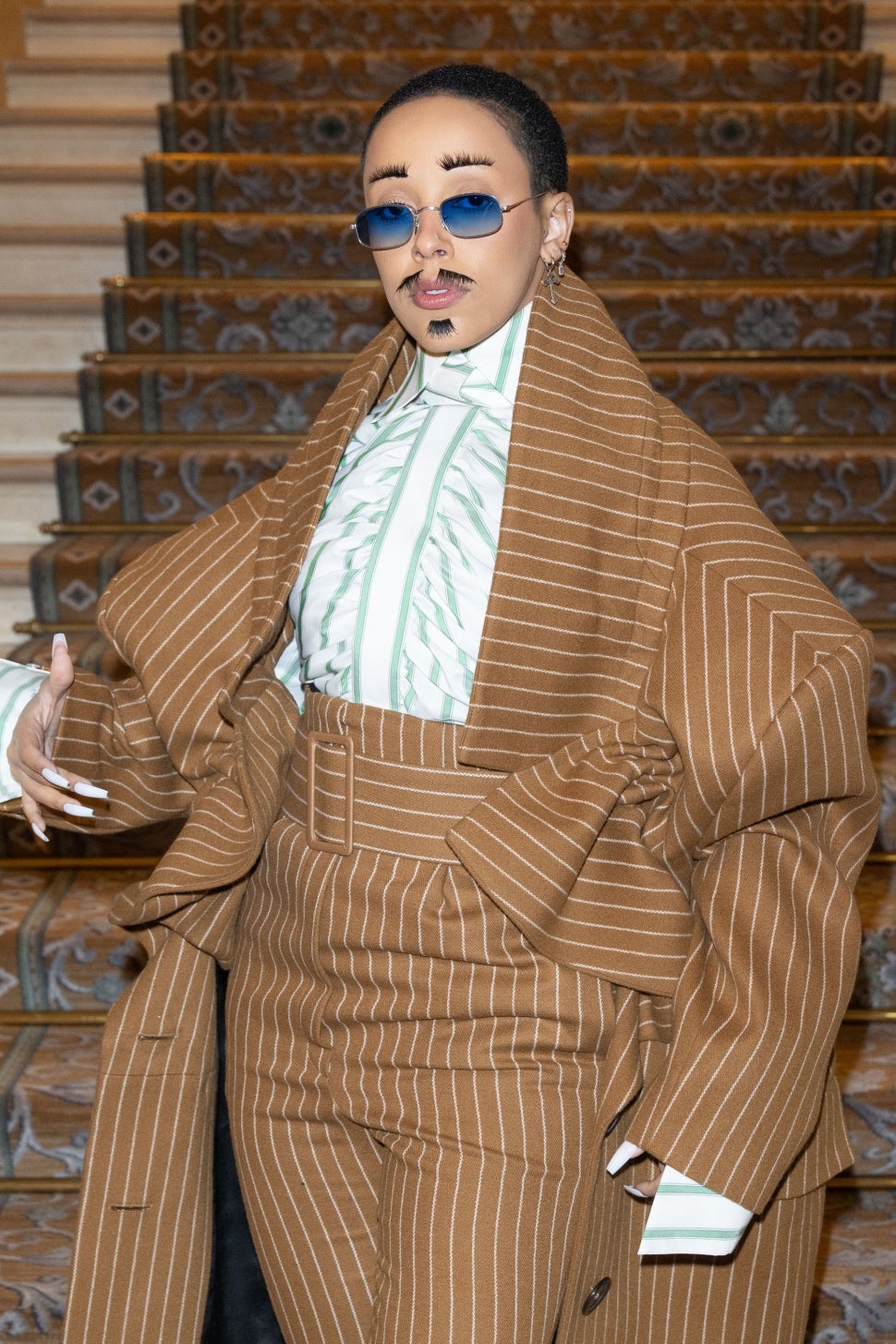 Doja Cat Turns Fake Lashes Into Mustache and Eyebrows at Paris Fashion ...