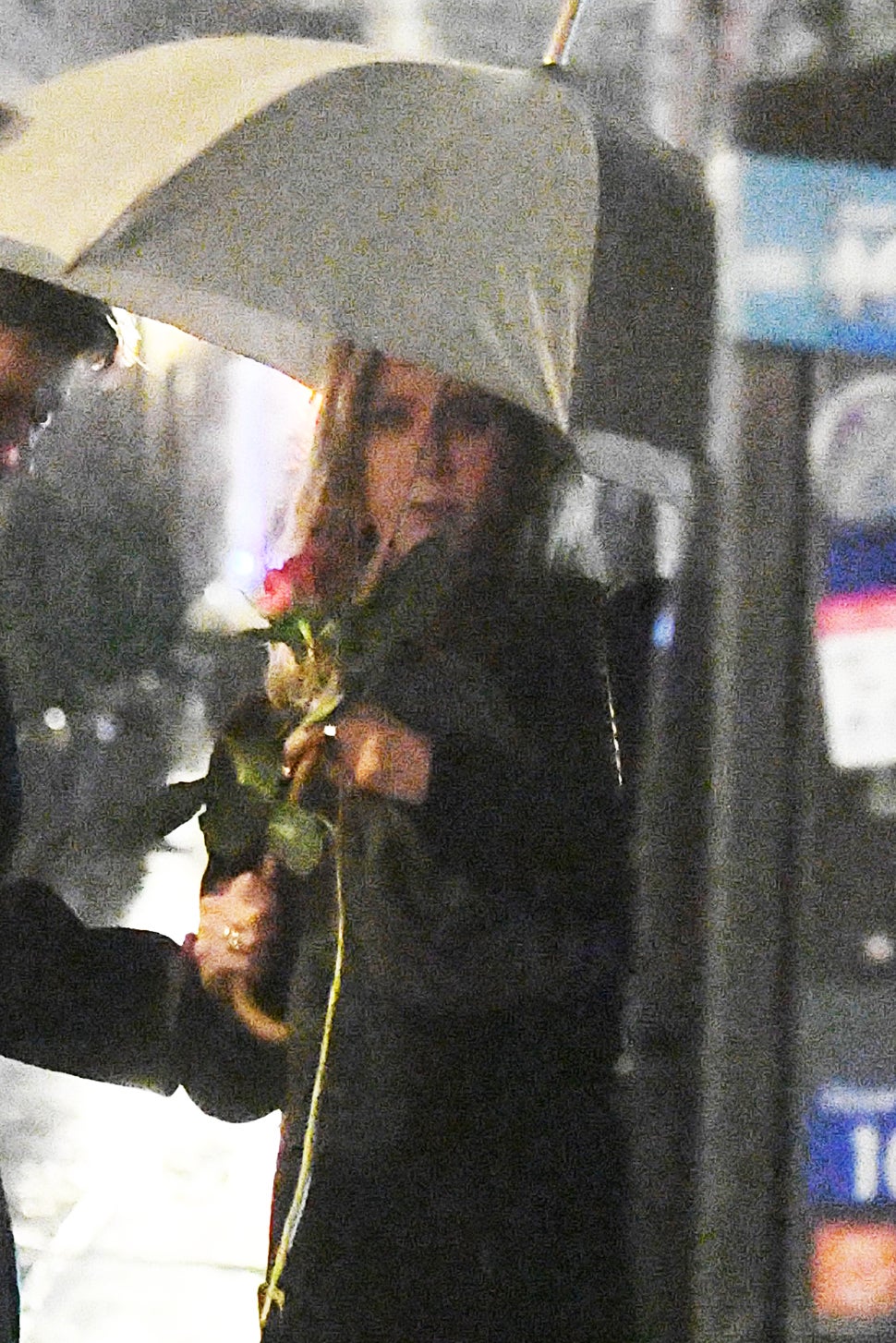 Jennifer Aniston and Ex Justin Theroux Have Dinner in NYC -- and She ...
