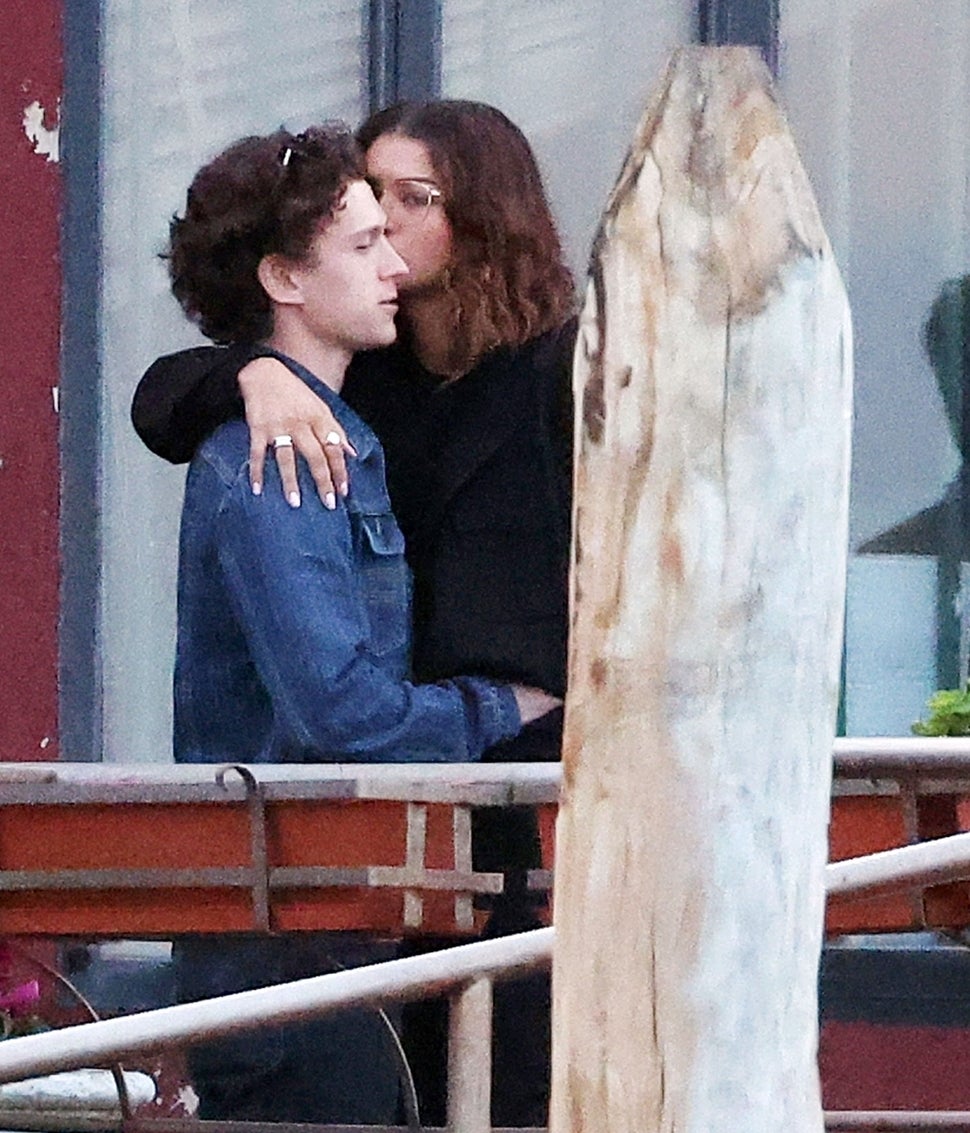 Zendaya and Tom Holland Pack on PDA During Romantic Boat Ride in Italy ...