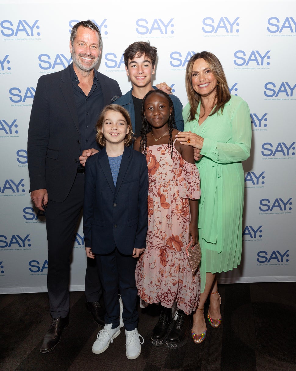Mariska Hargitay and Peter Hermann Make Rare Red Carpet Appearance With ...