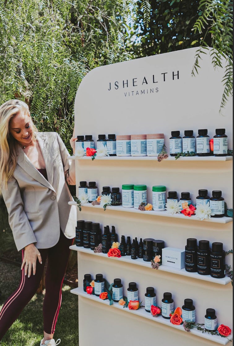 Star Sightings: Gigi Hadid Stuns in a Green Dress at Cannes Film ...