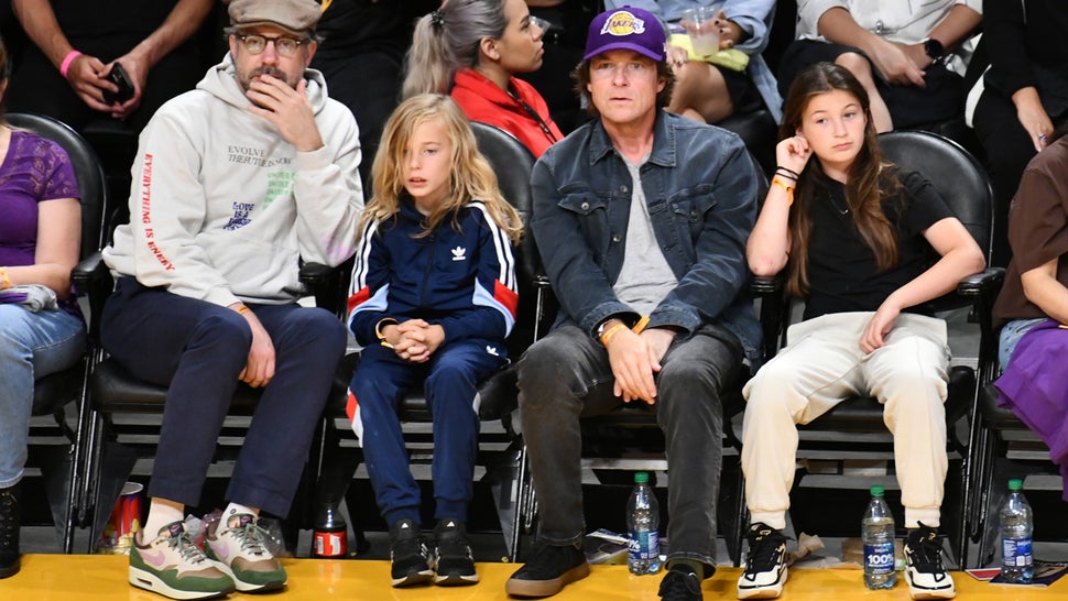 Jason Sudeikis and Son Otis Enjoy Night Out Courtside With Jason ...