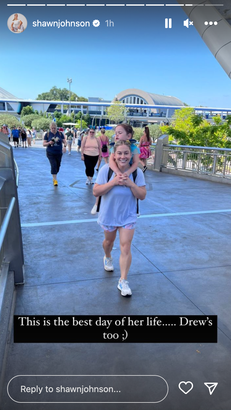 Shawn Johnson Shares Look Inside Family Flight Co-Piloted by Her ...