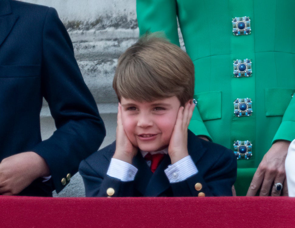 Prince Louis Steals The Show Alongside Prince George and Princess ...