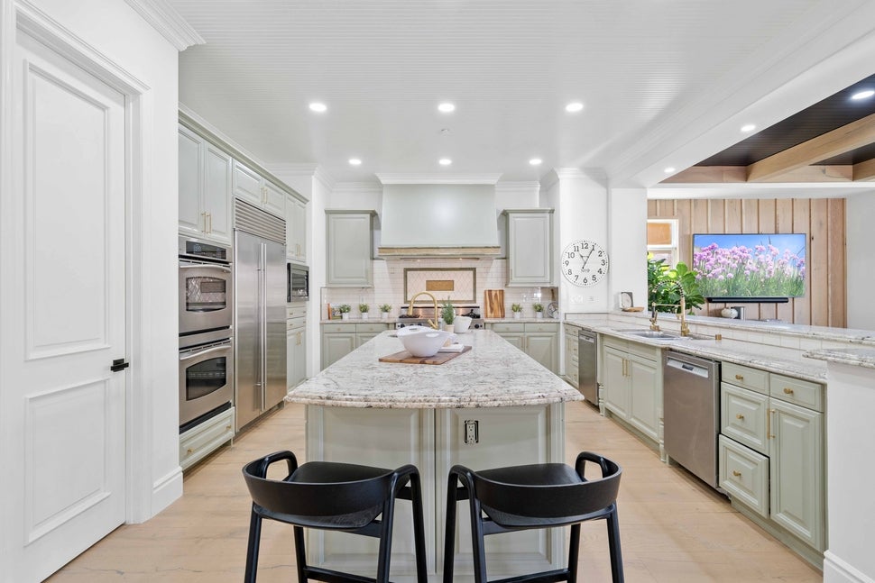 See Inside Lisa Marie Presley's $4.6 Million House That's Now Up For ...