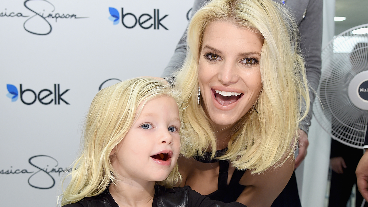 Jessica Simpson Daughter Maxwell