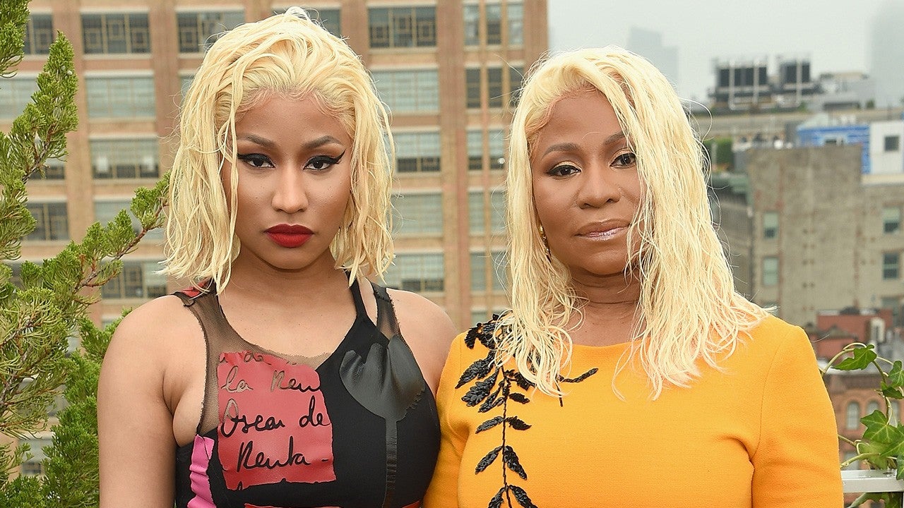 Nicki Minaj Sits Front Row With Her Mom at Oscar de la Renta Show ...