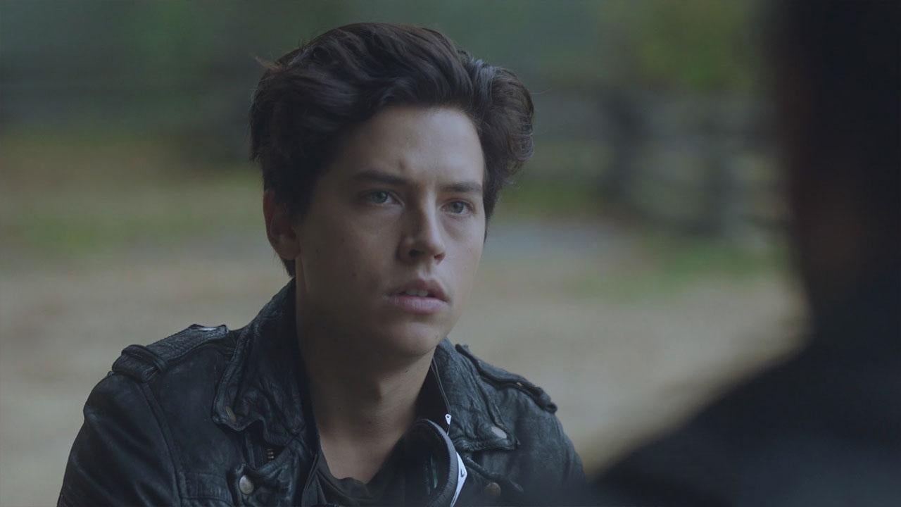 'Riverdale' Sneak Peek: Jughead & FP's Sweet Father-Son Bonding Moment ...