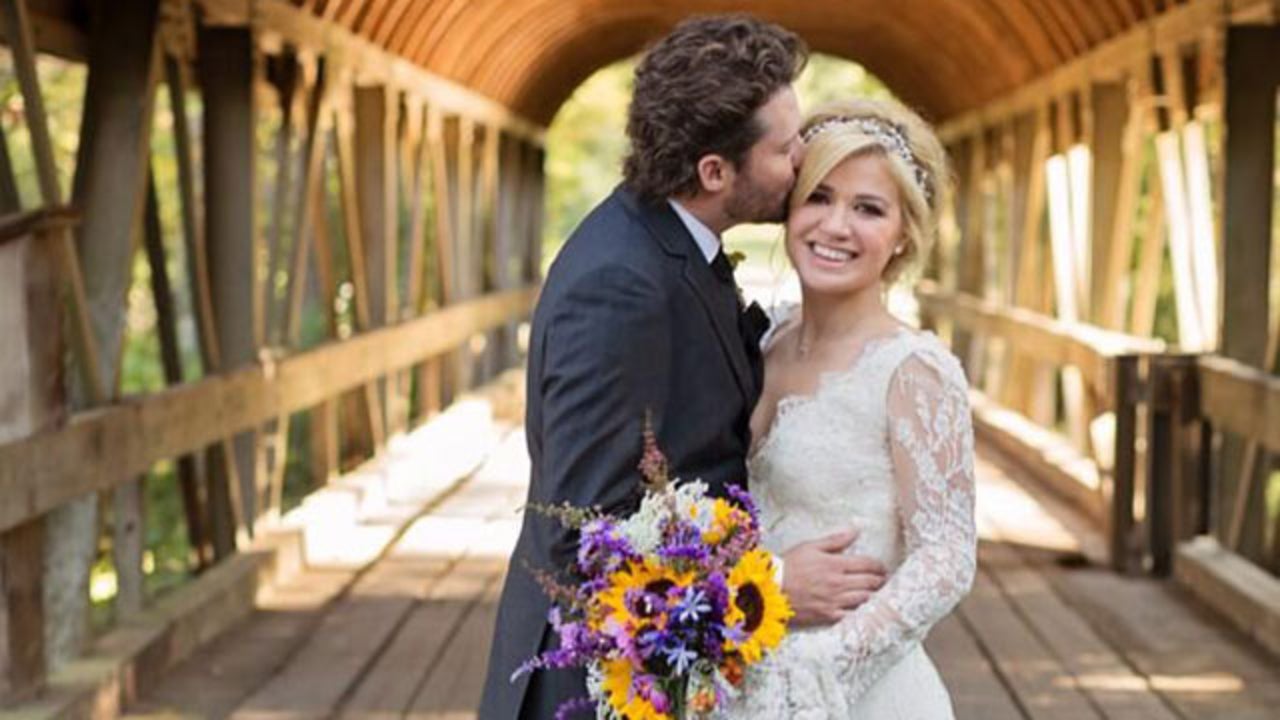 WATCH: Kelly Clarkson Shares Wedding Video | Entertainment Tonight