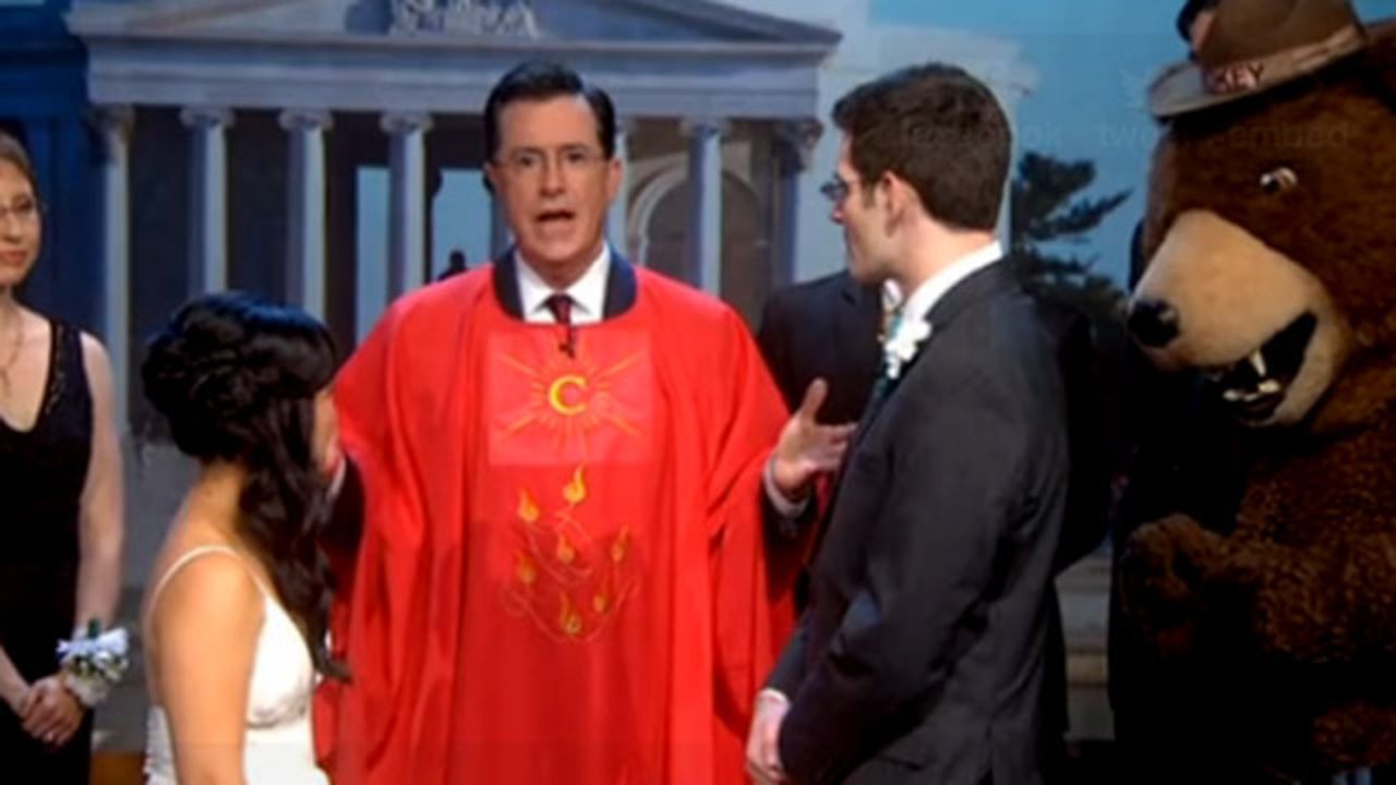 Stephen Colbert Marries Couple On Air | Entertainment Tonight