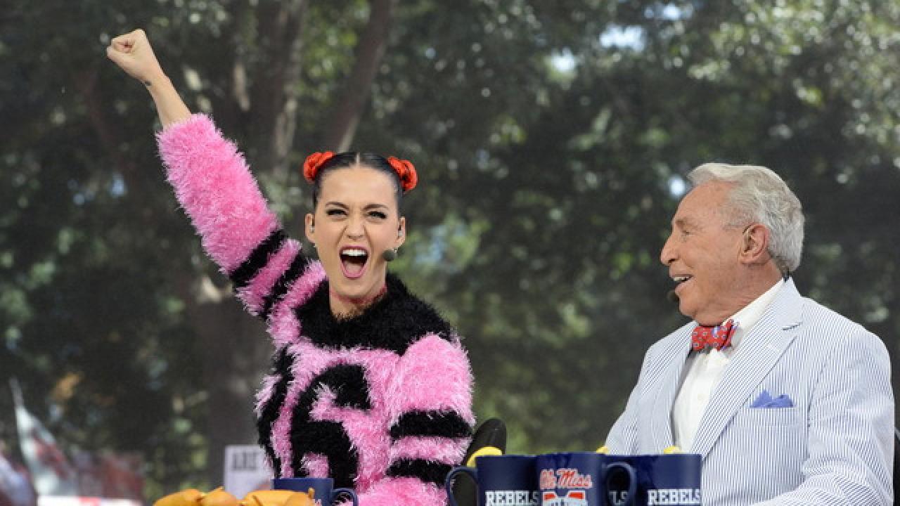 Katy Perry Celebrates Ole Miss Win In College Style | Entertainment Tonight