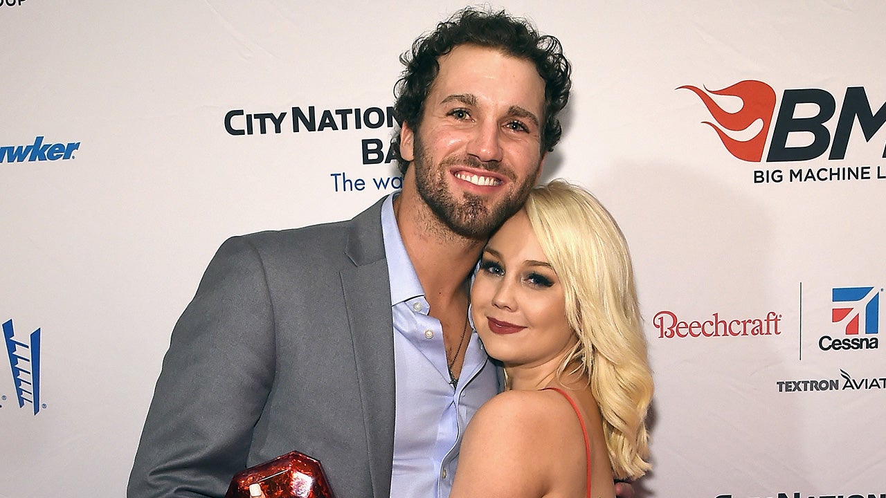 RaeLynn Marries Josh Davis as Her 'Voice' Mentor Blake Shelton and Gwen ...