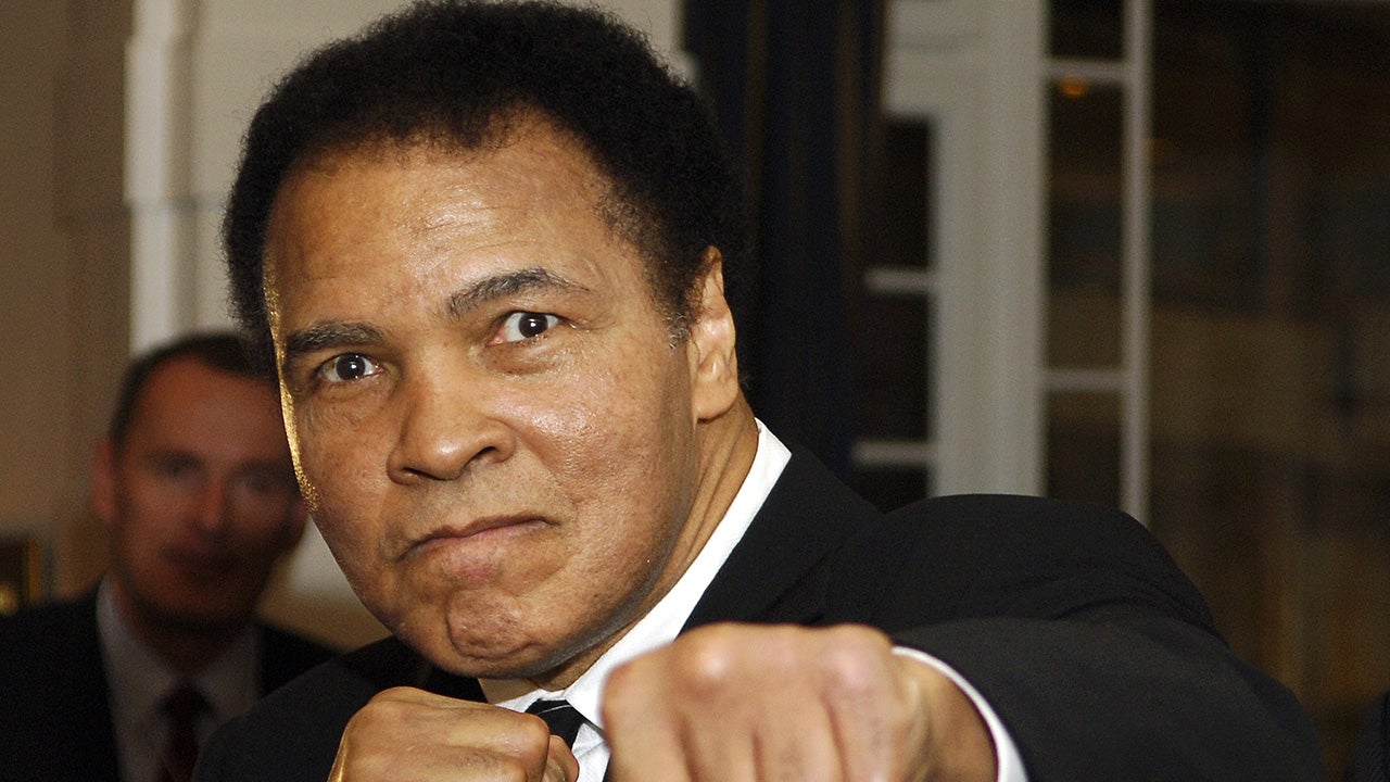 Muhammad Ali Dies at 74: Celebs and Athletes Mourn the Loss of a Legend ...
