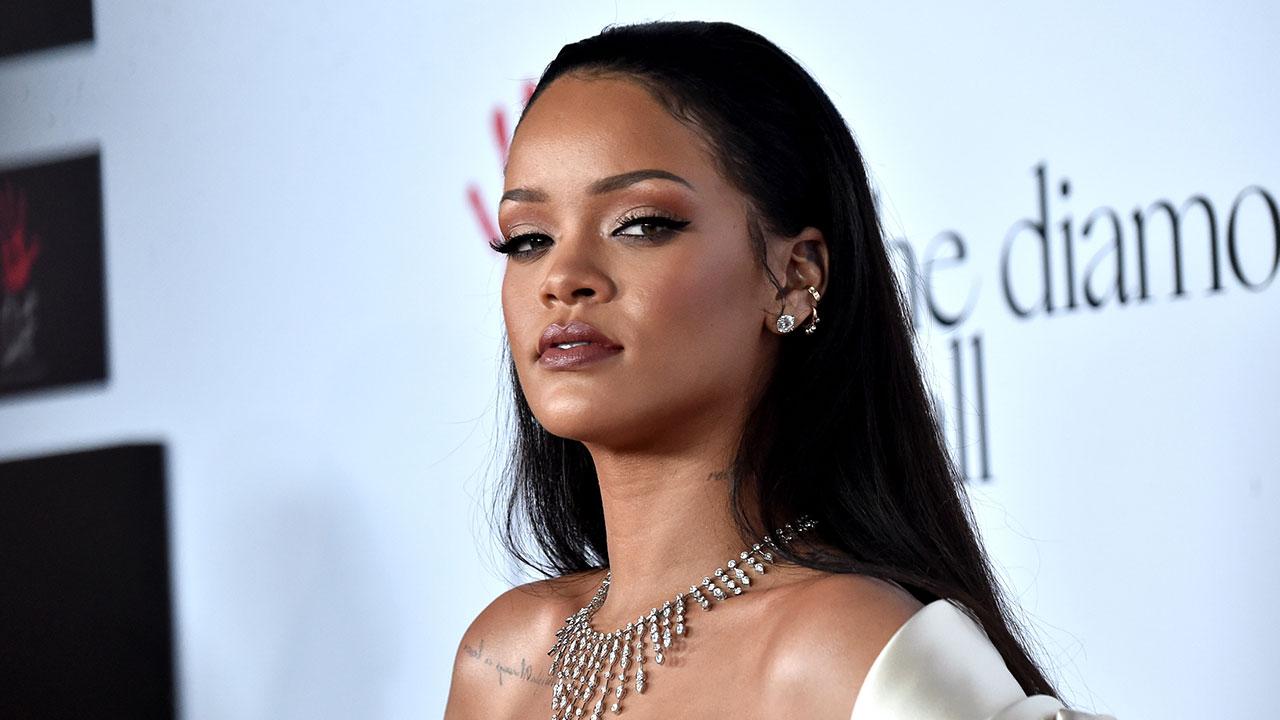 Rihanna Wears Giant Red Heart Fur Coat Out in NYC: See the Wild Pics ...