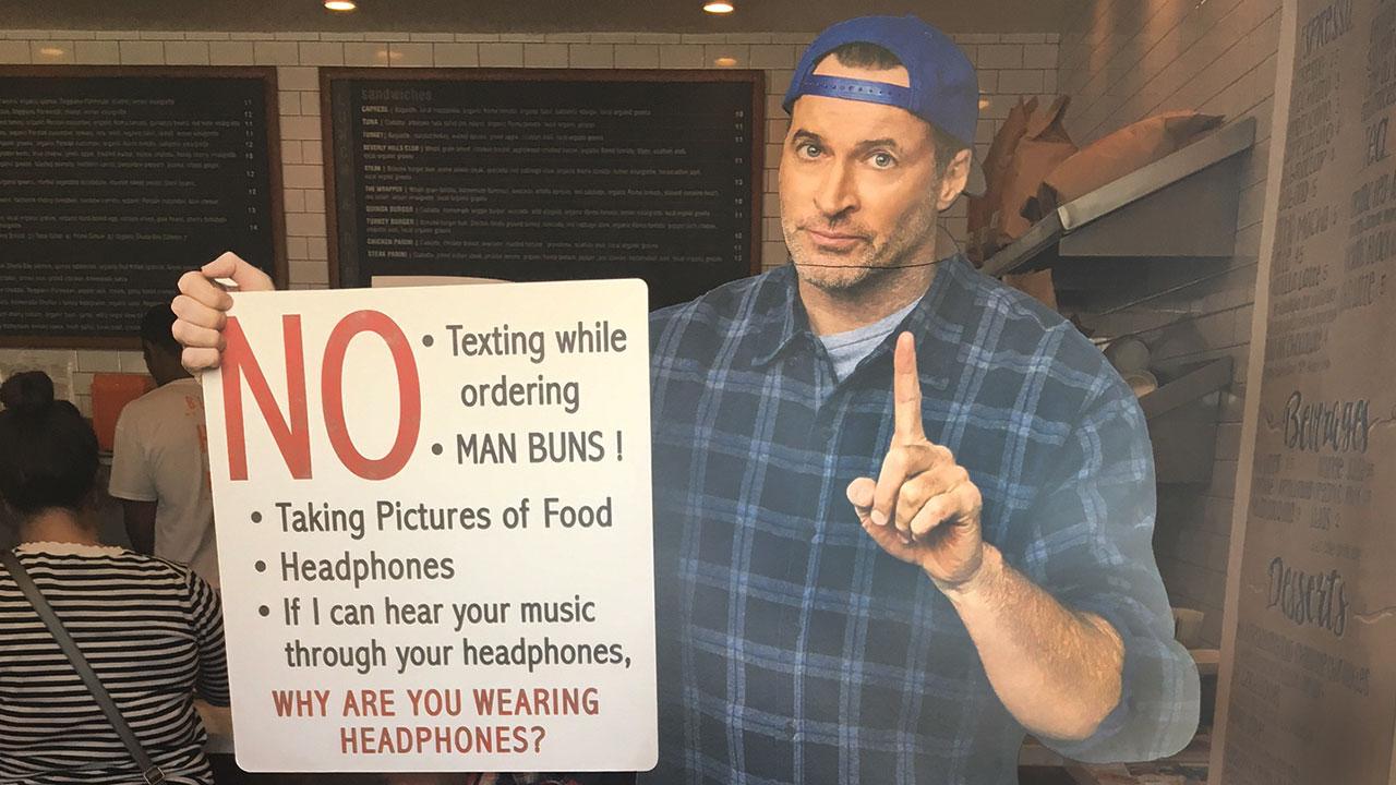 Living the 'Gilmore Girls' Dream: Coffee From Luke's Diner and a Pop-In ...