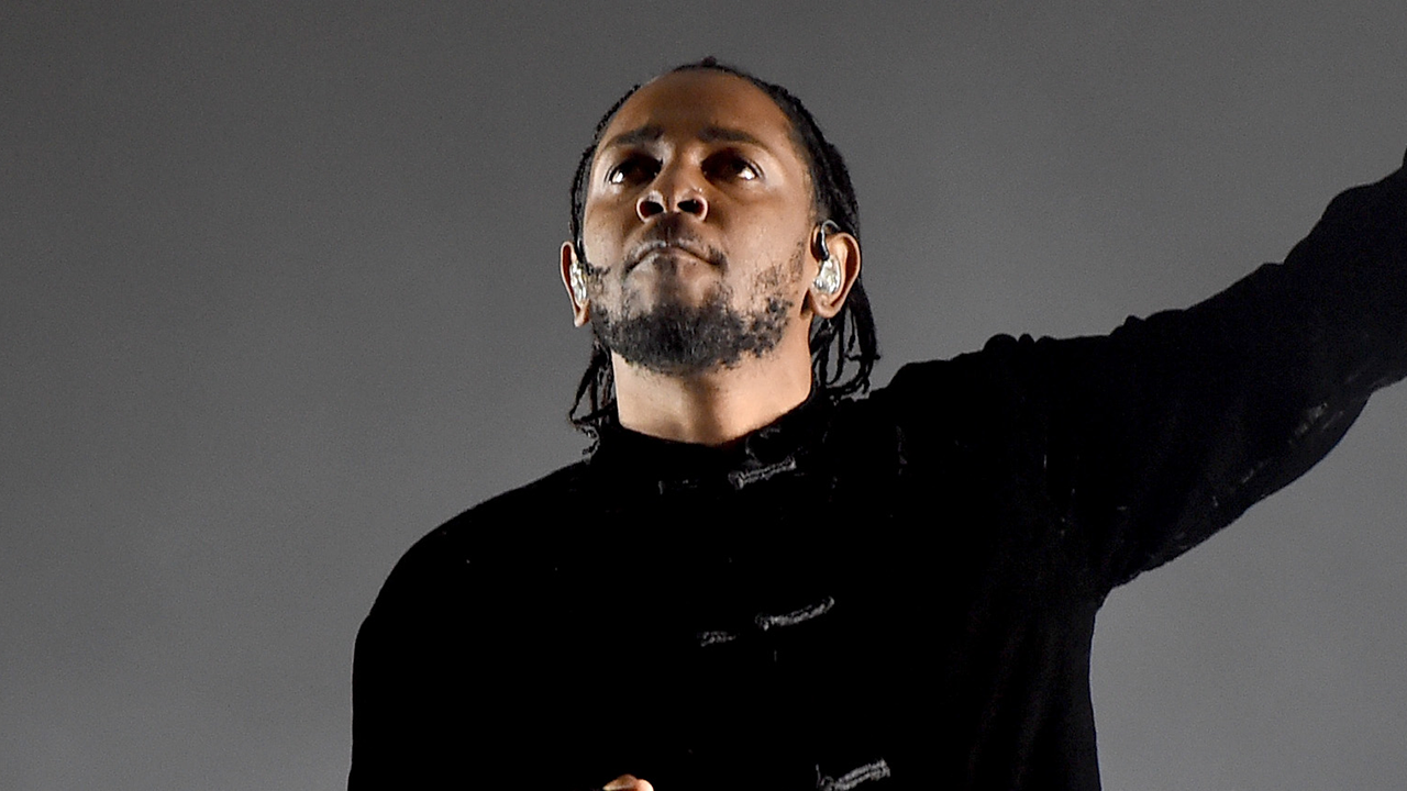 Kendrick Lamar Helps a Paralyzed Fan Get a New Modified Van -- See the ...