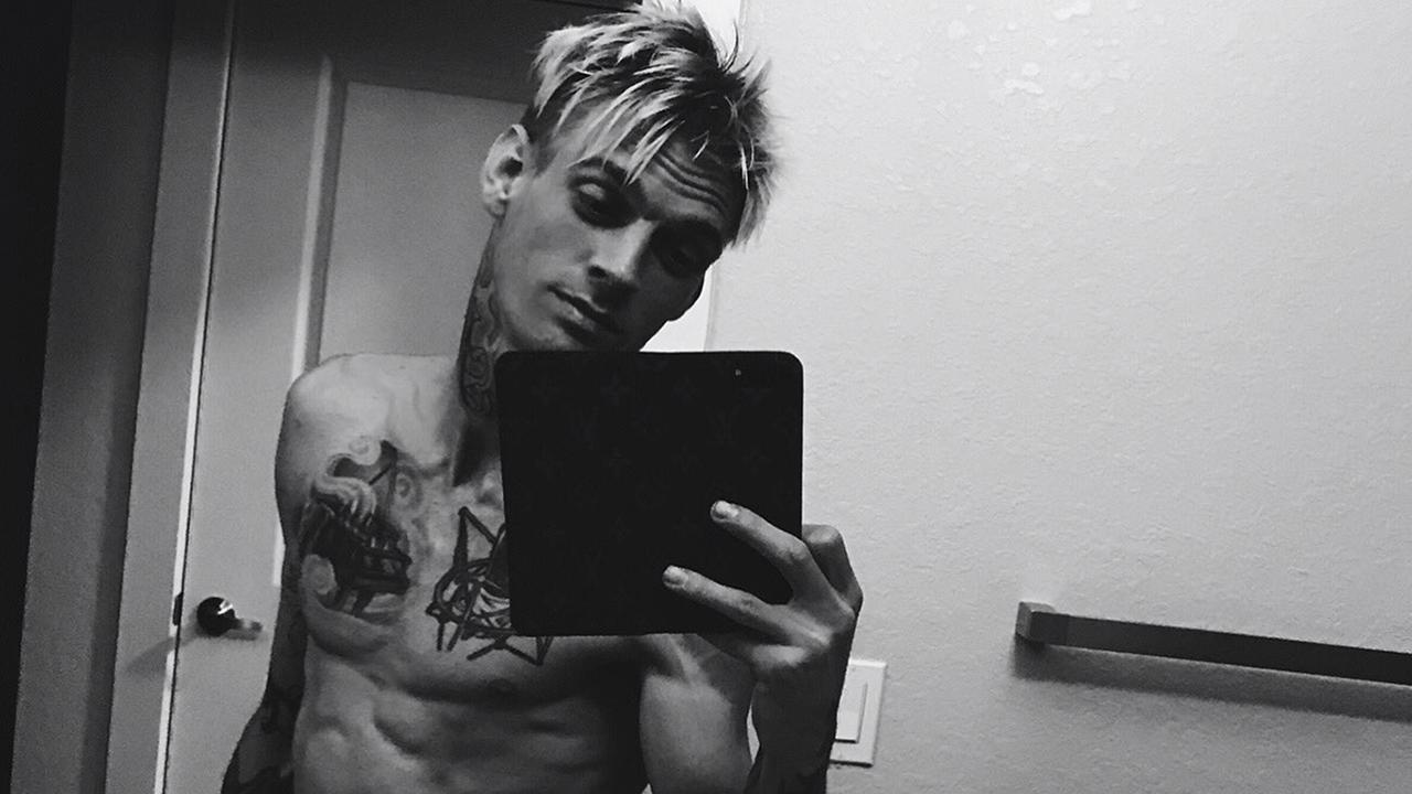 Aaron Carter Shares Shirtless Bedtime Selfie After Breakup News: Pic ...
