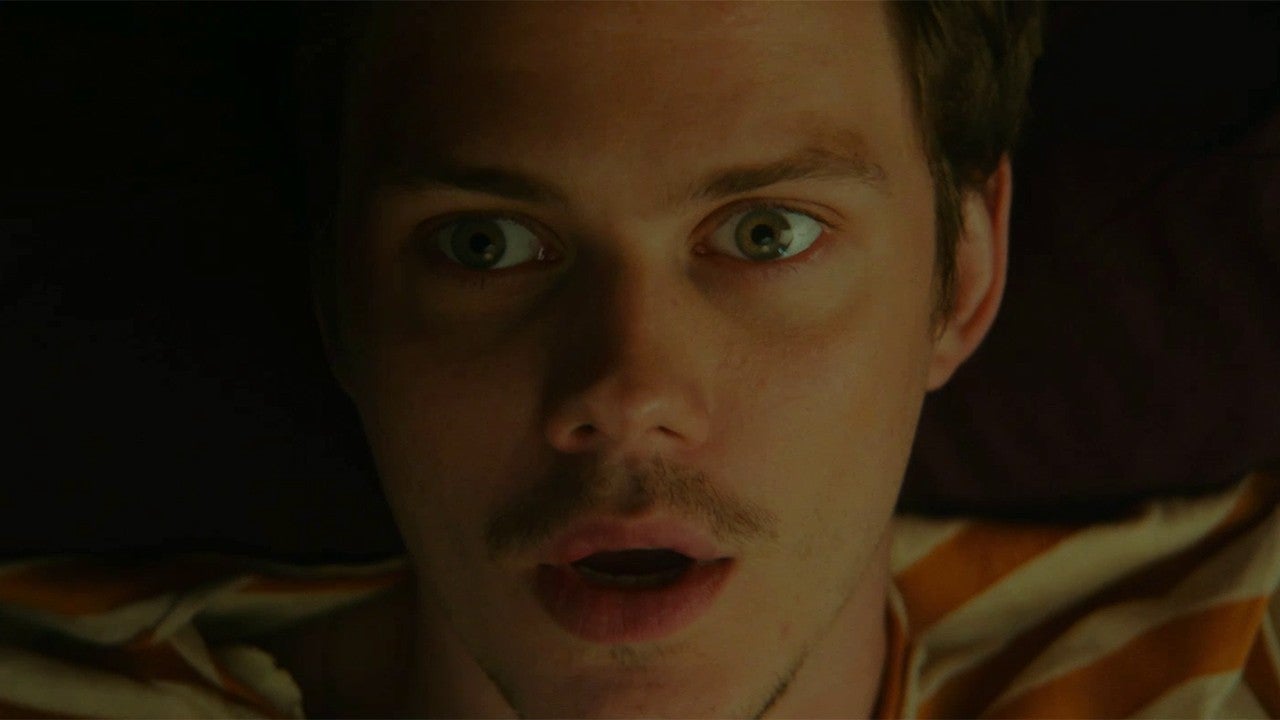 'IT Chapter Two' Star Bill Skarsgård Channels Bonnie & Clyde in ...