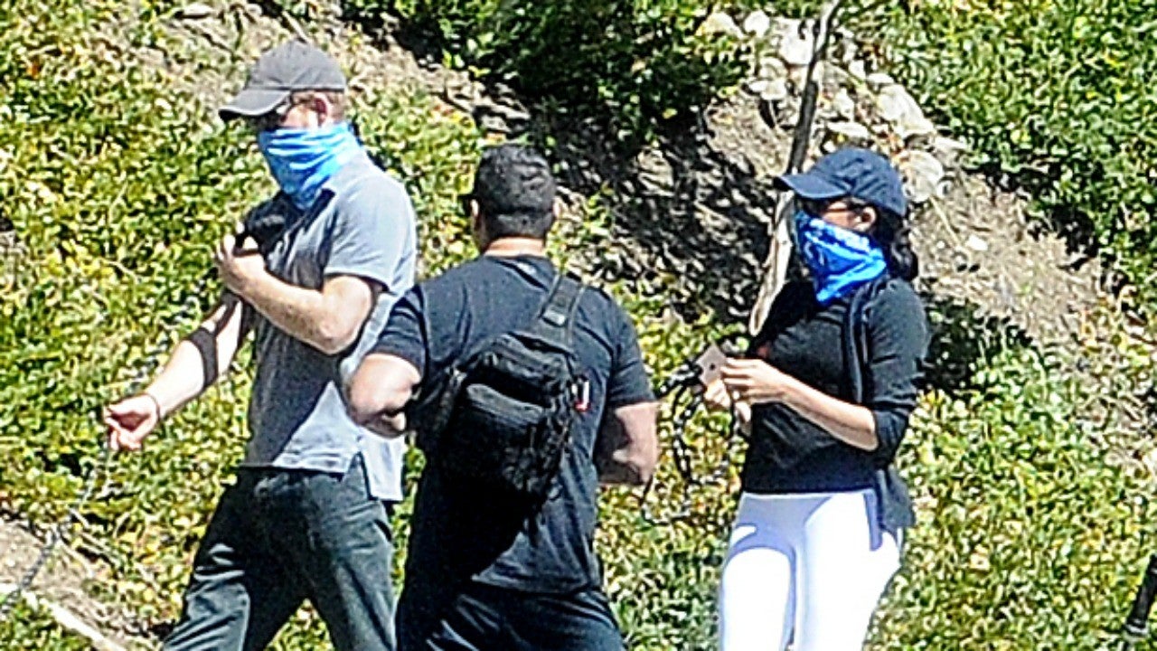 Prince Harry and Meghan Markle Wear Face Masks While Walking Their Dogs ...