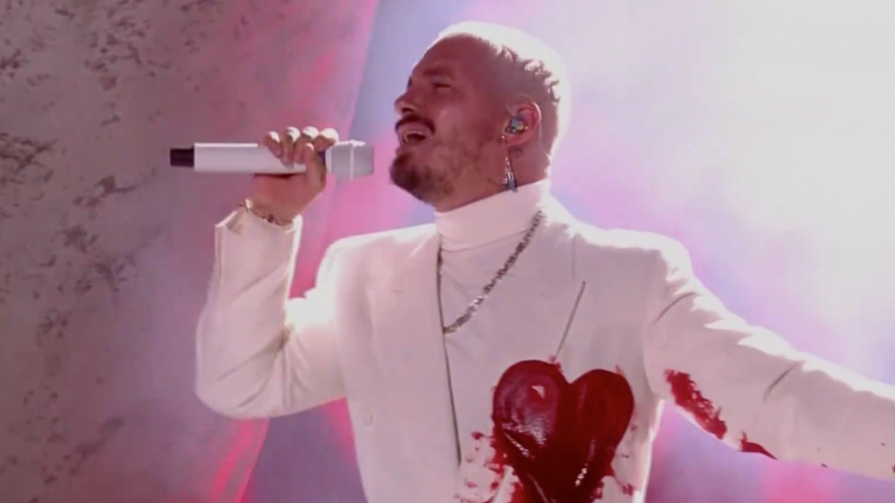 J Balvin Gives Emotional Performance With Bleeding Heart at Latin ...