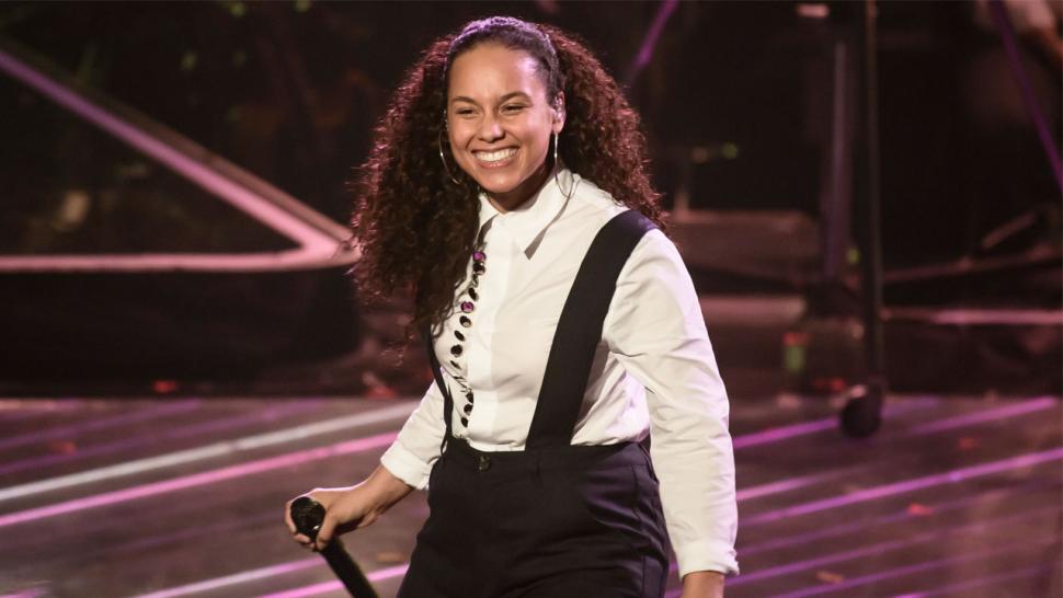 Alicia Keys Smile