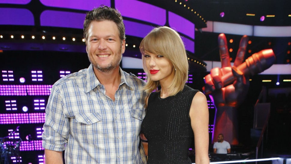 Blake Shelton Praises Taylor Swift for Being 'Just So Smart ...