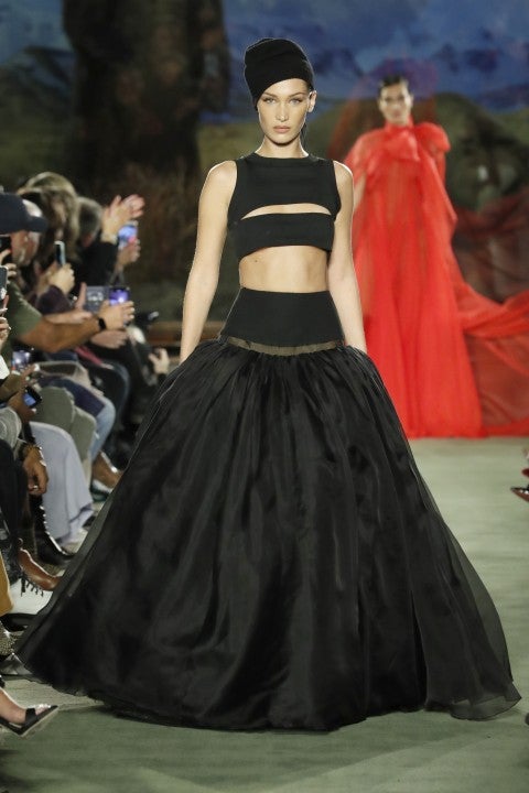 Here's Every Bella Hadid Runway Walk | Entertainment Tonight
