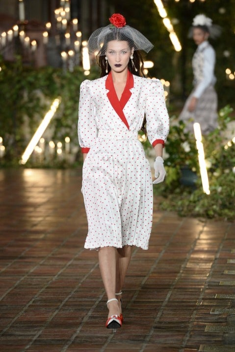 Here's Every Bella Hadid Runway Walk | Entertainment Tonight
