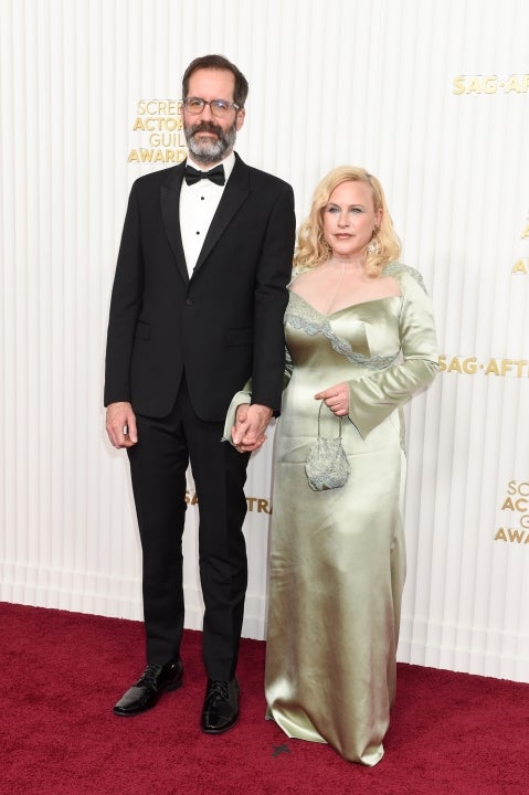 Couples Pack on PDA at 2023 SAG Awards | Entertainment Tonight