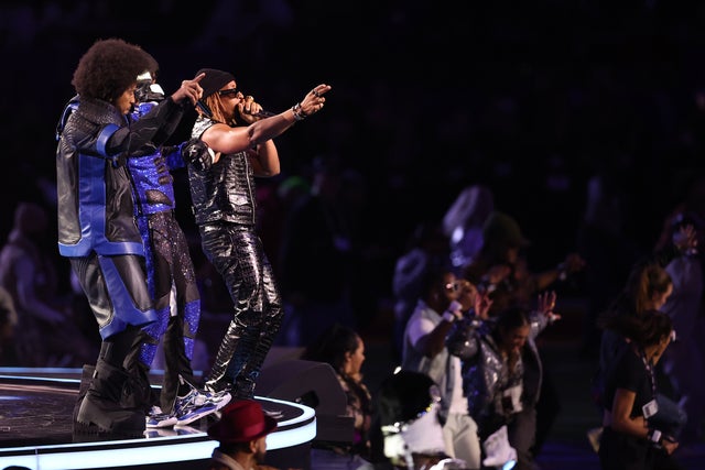 Usher's 2024 Super Bowl Halftime Performance | Entertainment Tonight