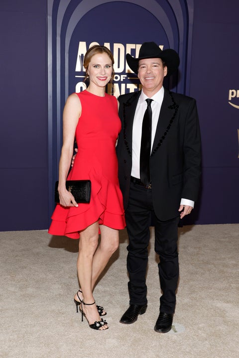 2024 ACM Awards: Couples Pack on the PDA | Entertainment Tonight