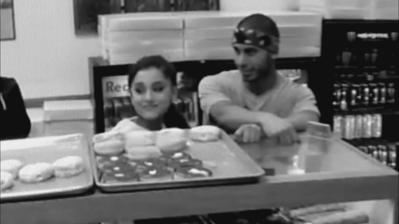 Celebs React to Ariana Grande's Donut-Gate